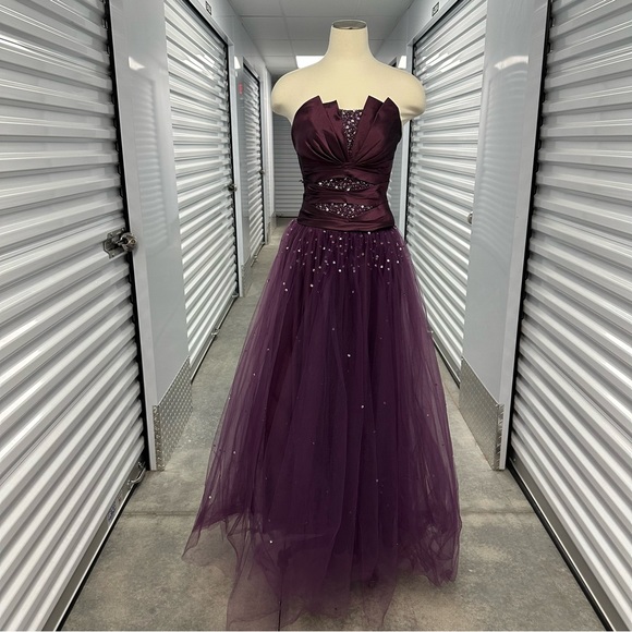 Kiss | Dresses | Y2k Kiss Prom Purple Strapless Lace Up Back Tulle Gown ...